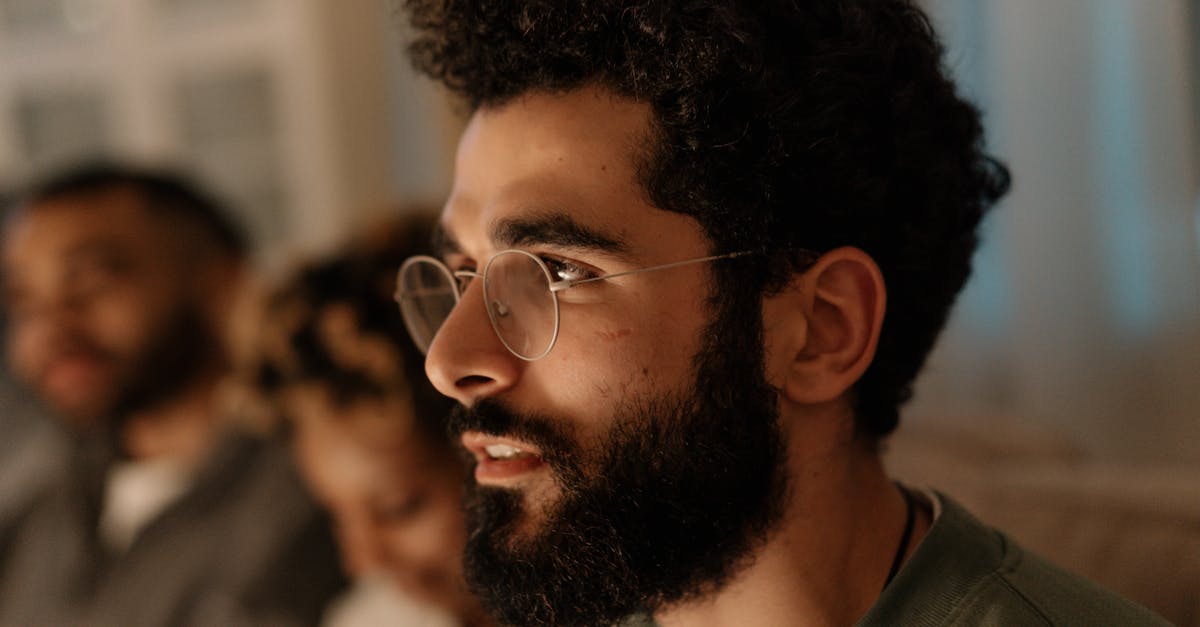 Comment se faire un collier de barbe : l'art du rasage à la maison ...